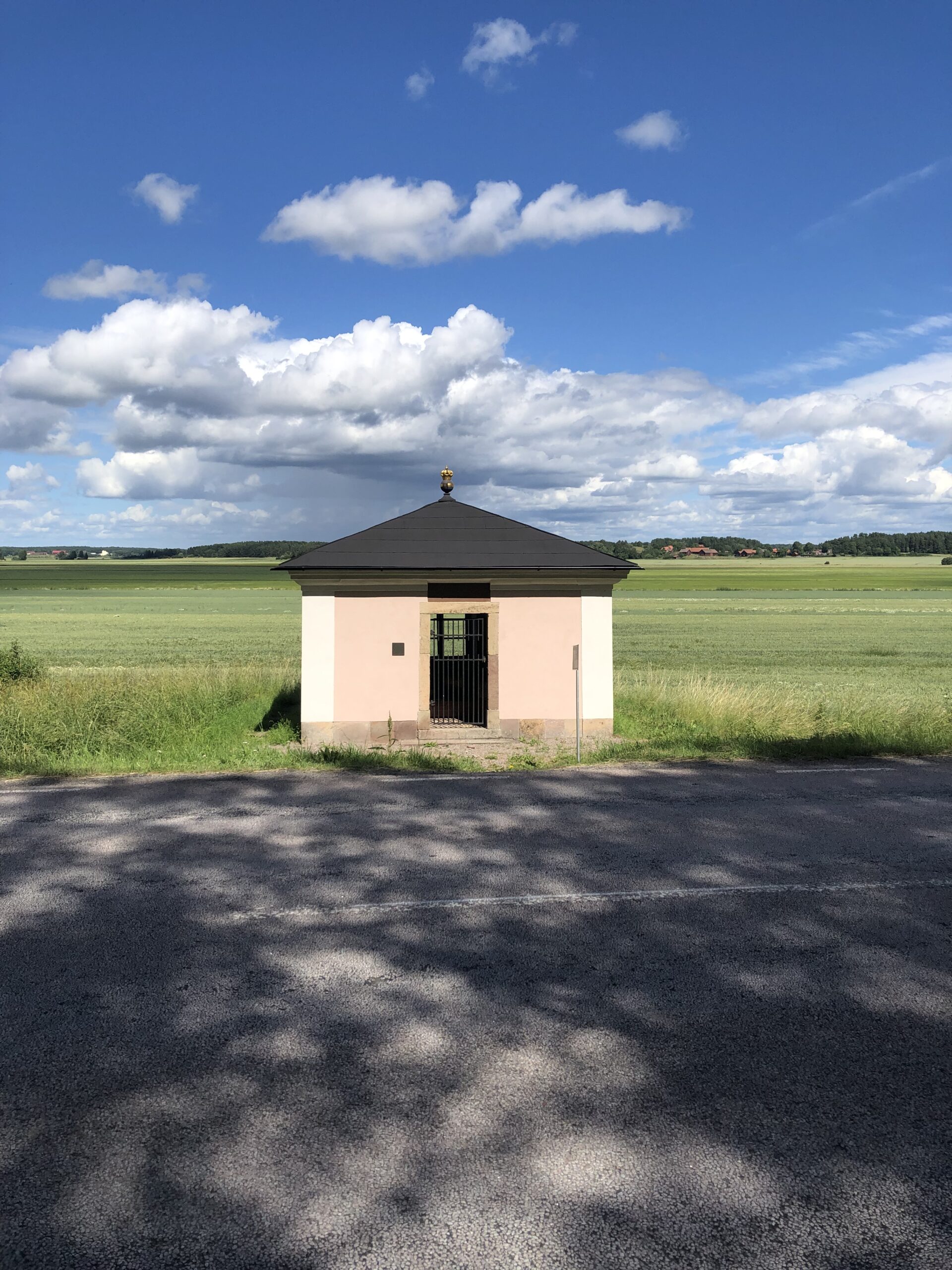 Mora stenar (Mora Stones) – D Kendall